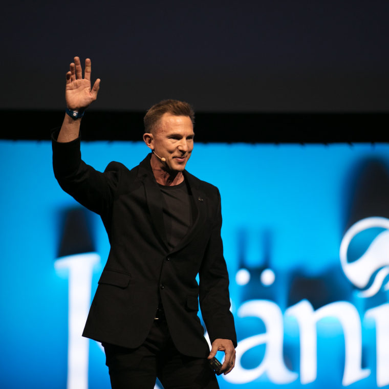 Dr. Andreas Boettcher - IT'S ONLY HALFTIME